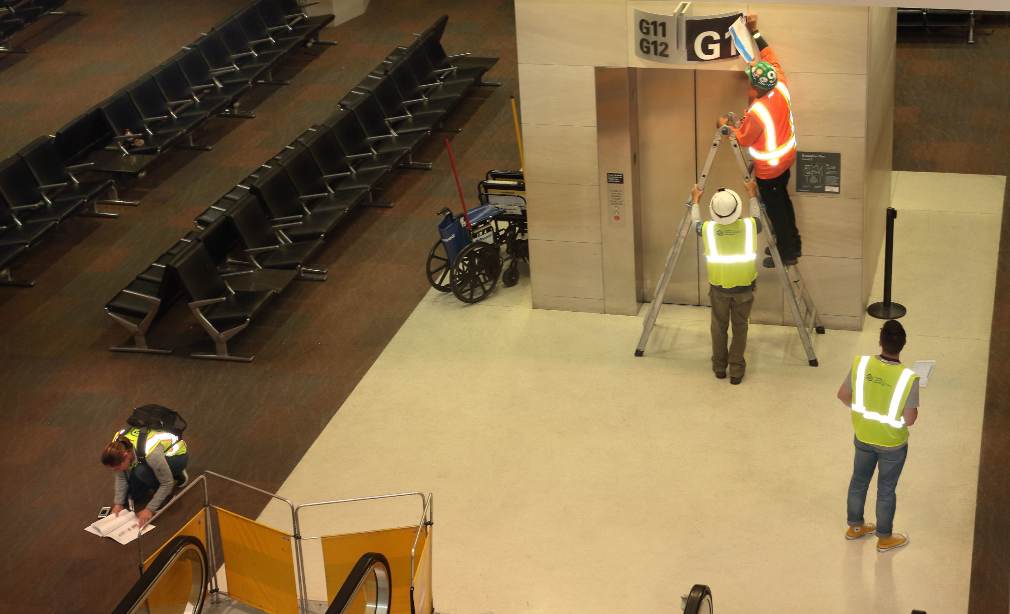 SFO Gate Renumbering | Re-Signing Hundreds of Airport Gates Overnight